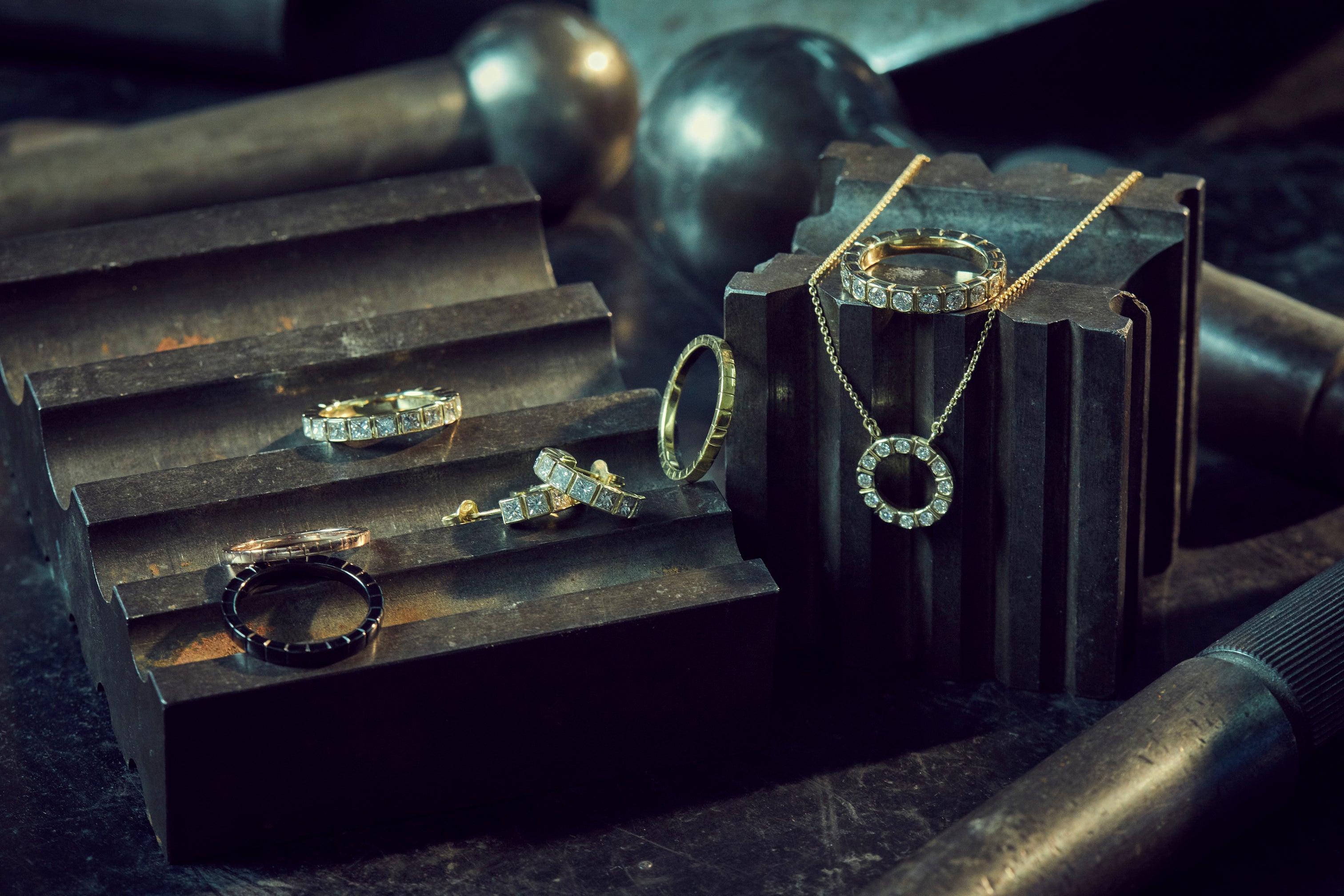 Royal Refinement – mesmerize